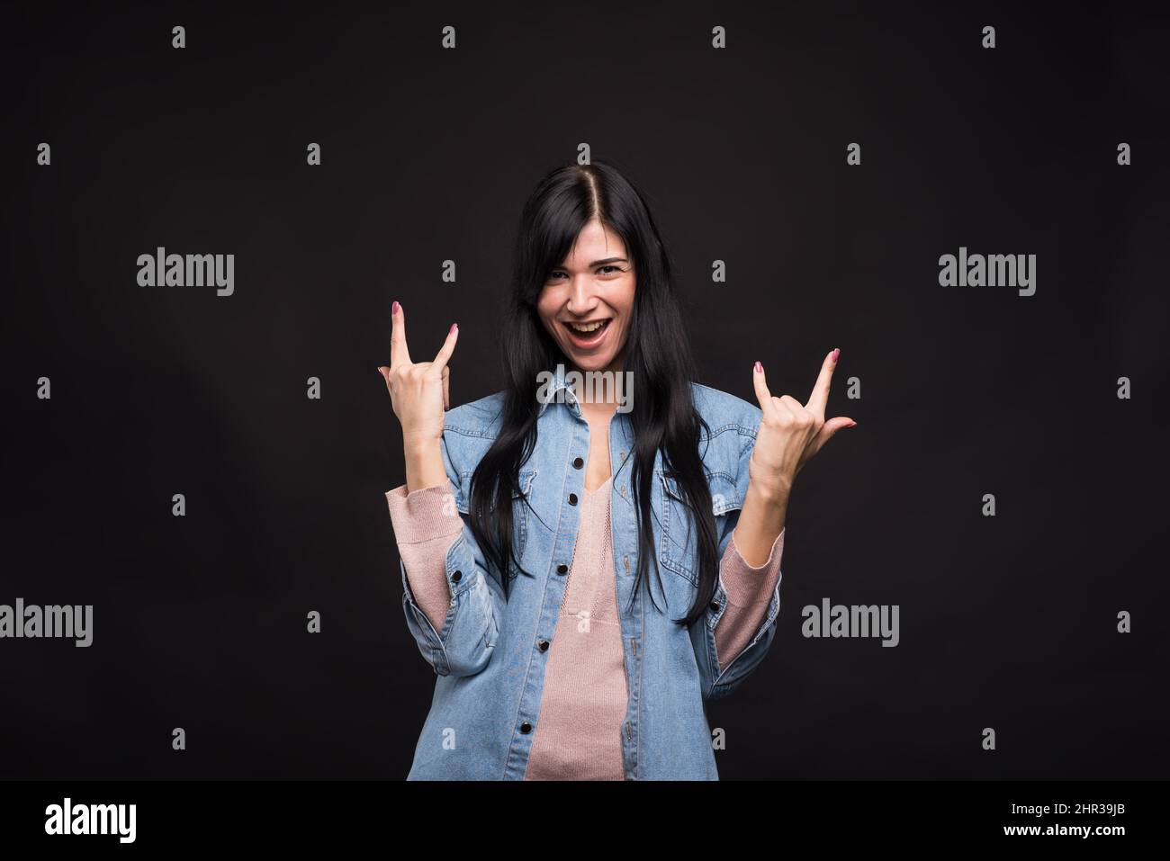 Black woman scream hi-res stock photography and images - Alamy