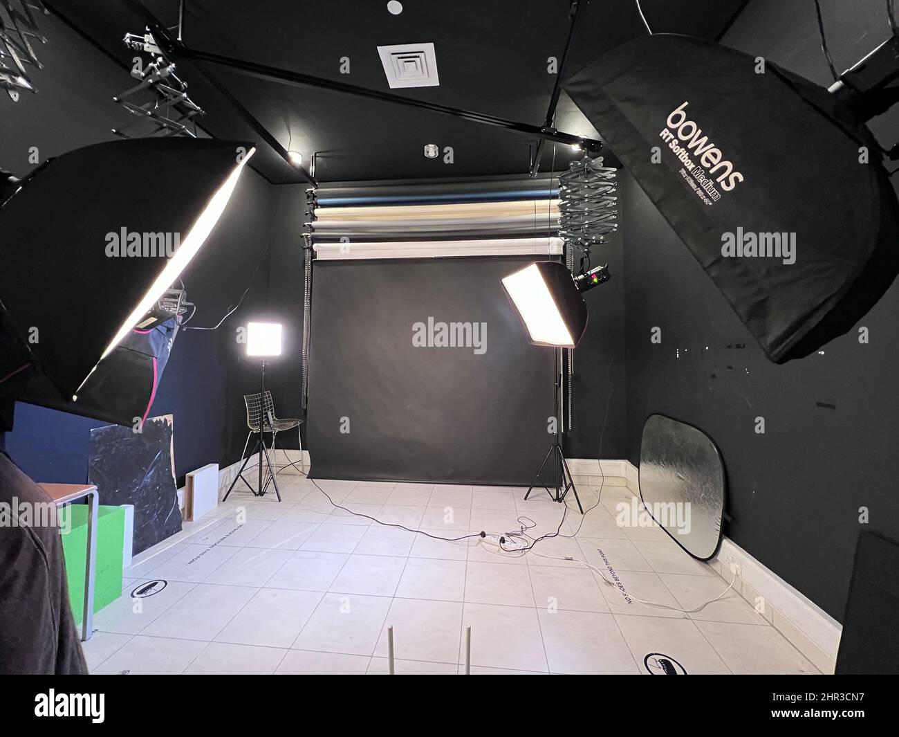 Studio background setup hi-res stock photography and images - Alamy