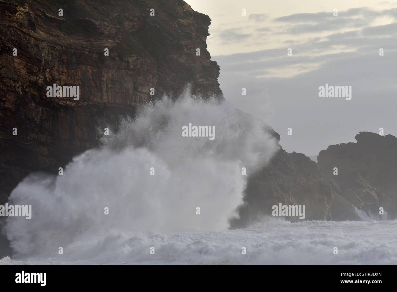 Big crashing wave in ocean hi-res stock photography and images - Alamy