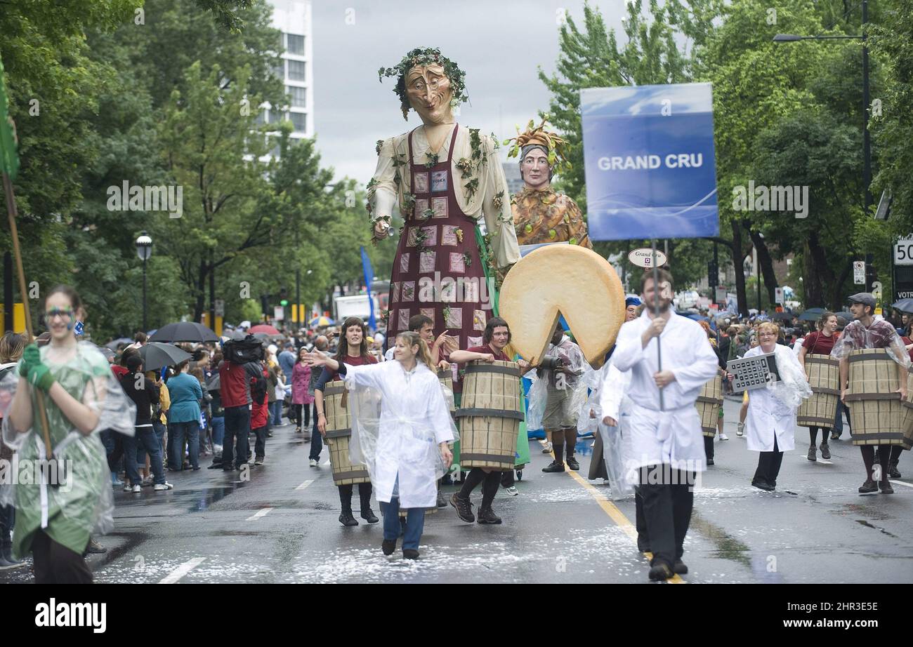 French puppets hi-res stock photography and images - Alamy