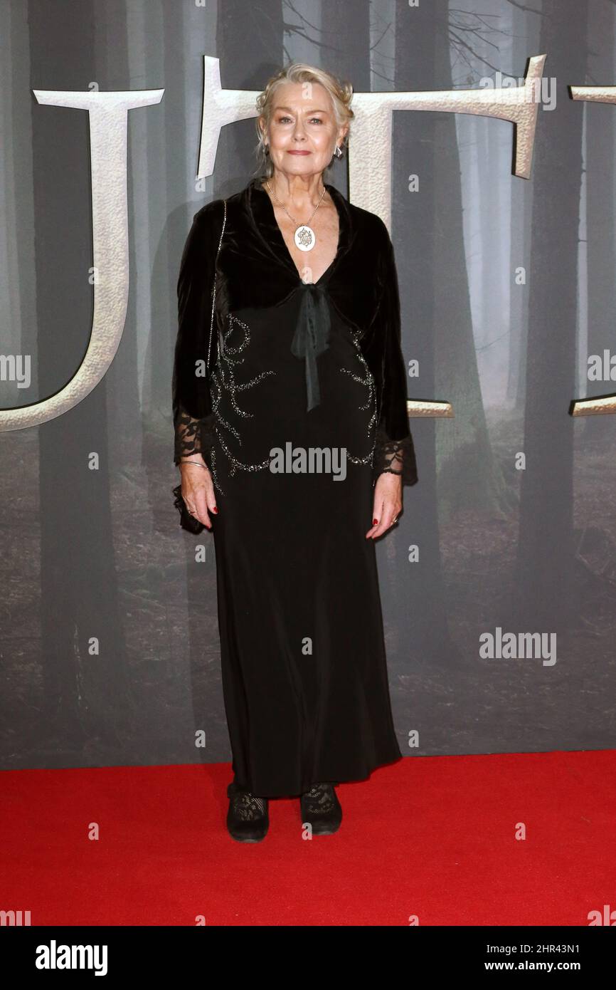 Outlander season 6 2022 hi-res stock photography and images - Alamy