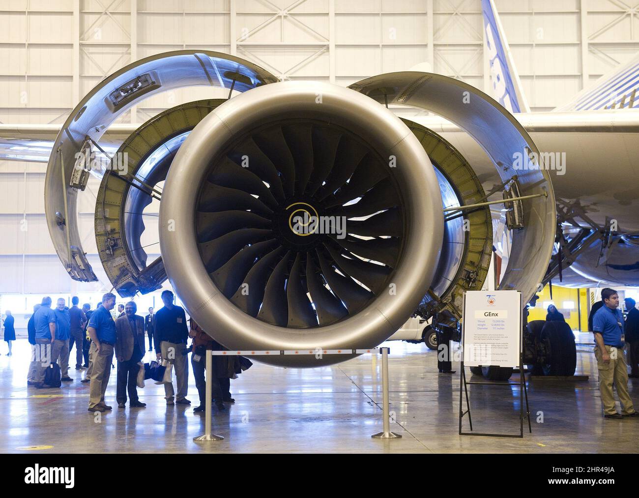 Boeing 787 aircraft assembly hi-res stock photography and images - Alamy