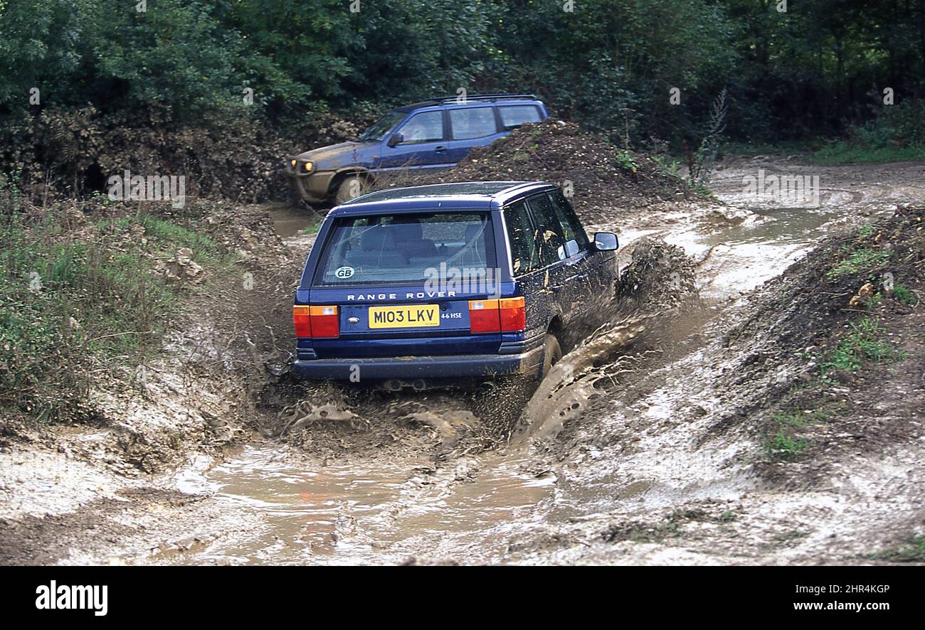 Range Rover 4.6 HSE 4x4 SUV vehicle being tested off road Stock Photo ...