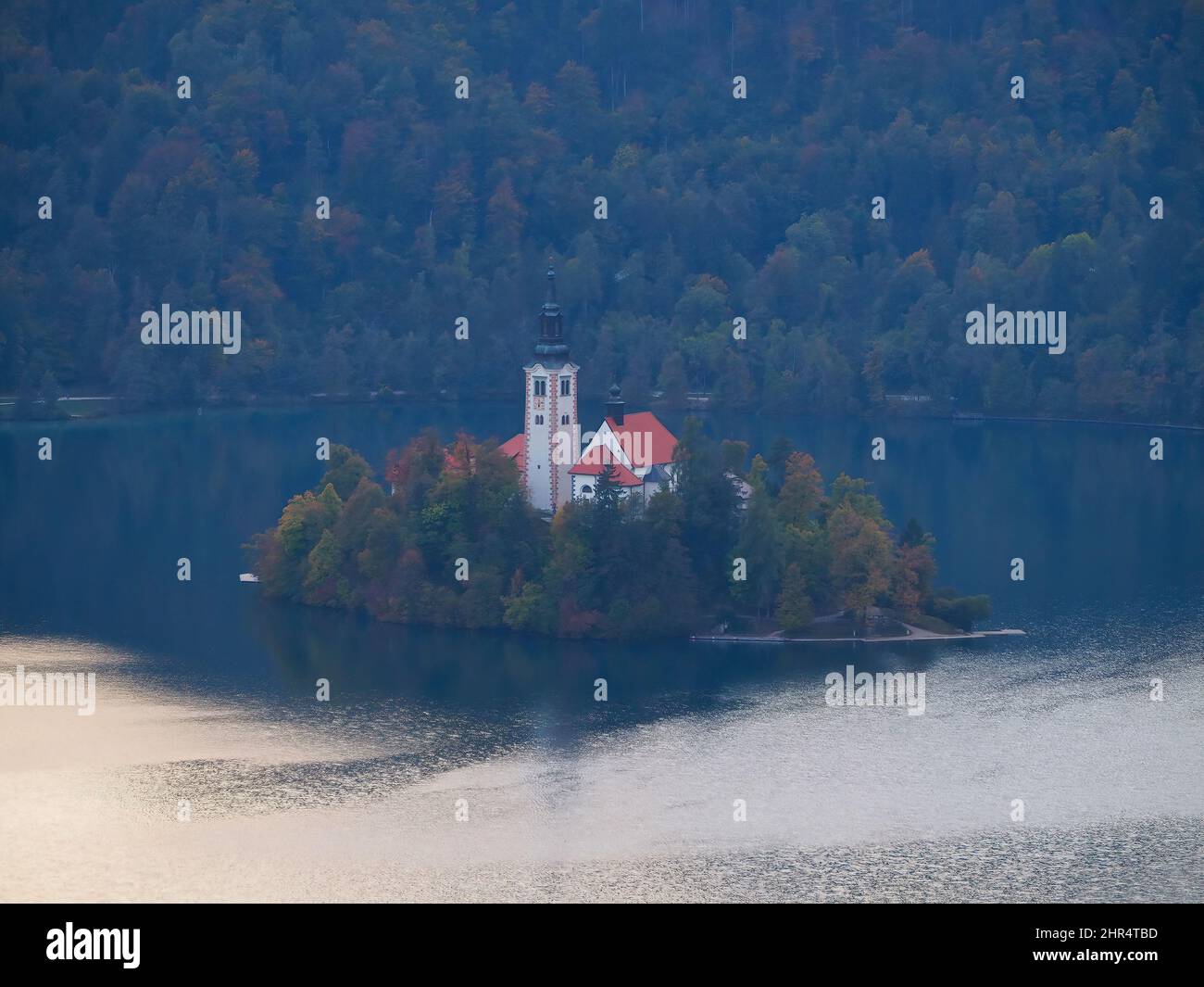 Pilgrimage church of the Assumption of Mary and Bled castle on Lake ...