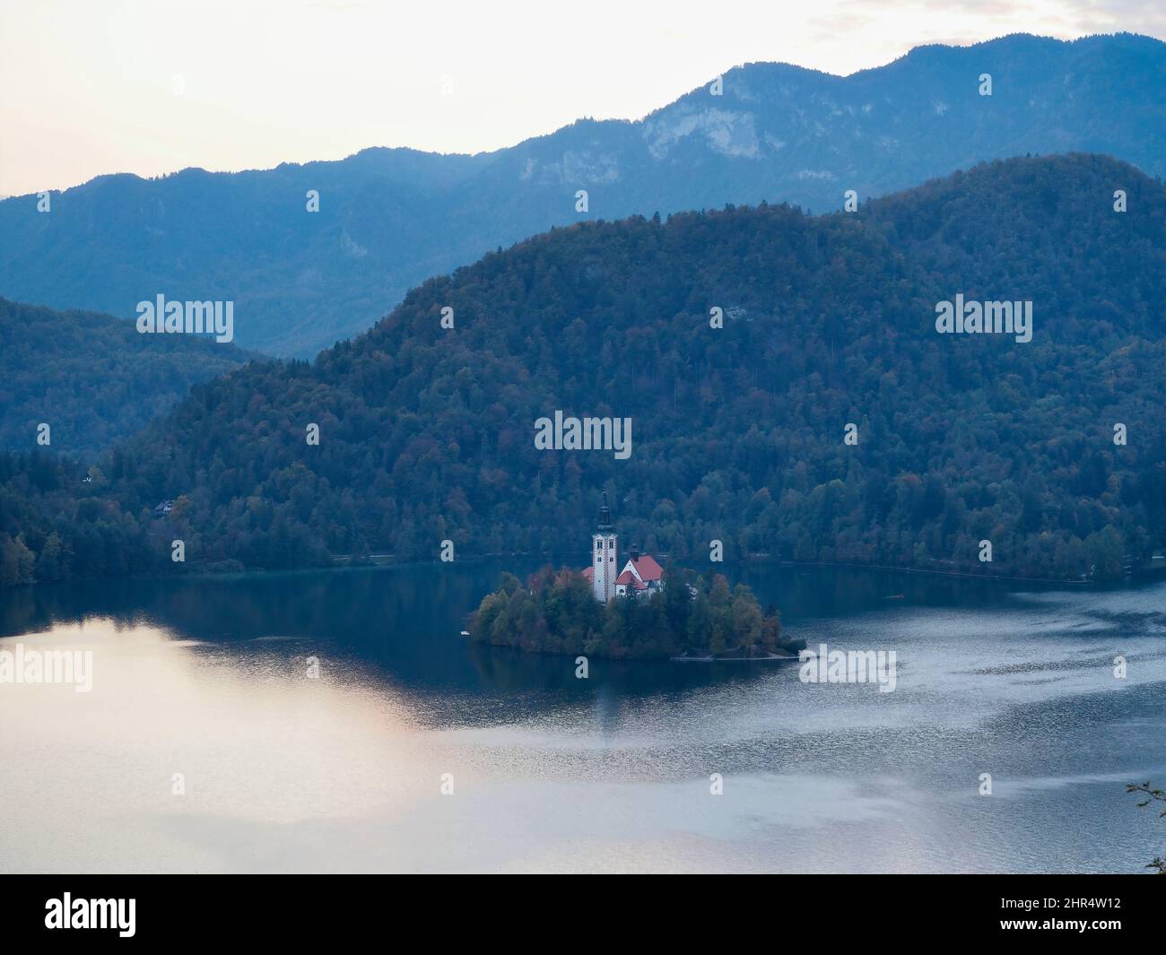 Pilgrimage church of the Assumption of Mary and Bled castle on Lake ...