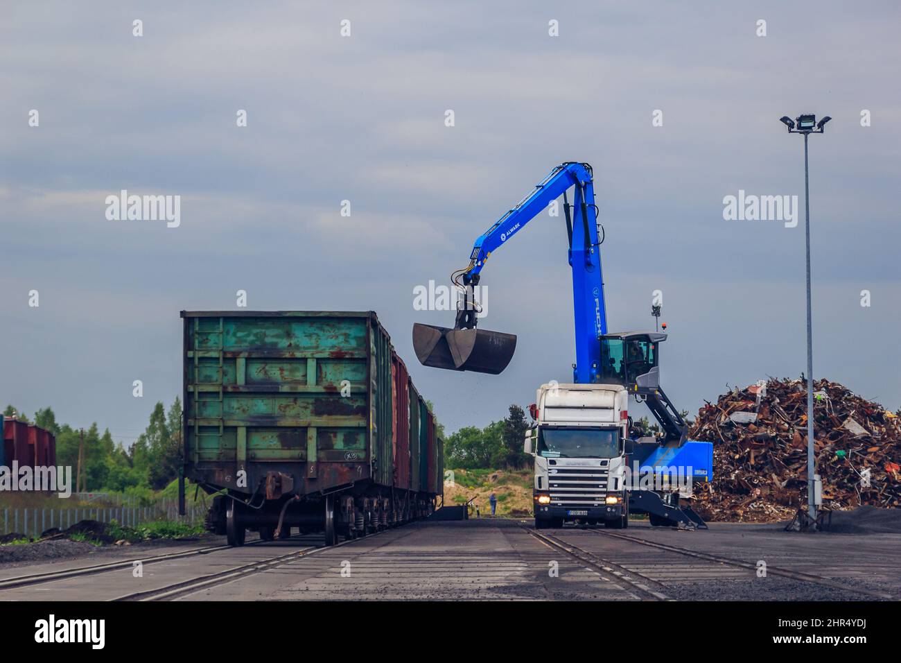 Discharging of the cargo of anthracite from rail wagons at the Klaipeda ...