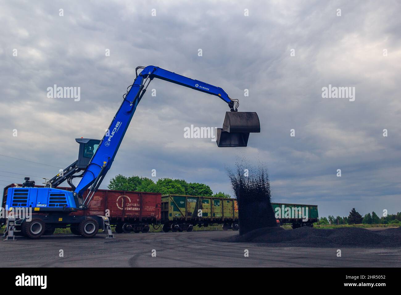 Discharging of the cargo of anthracite from rail wagons at the Klaipeda ...