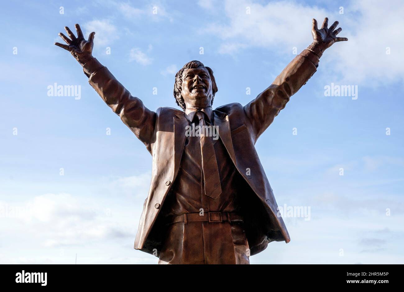 Statue of Sir Alex Ferguson, designed by sculptor Andy Edwards at ...