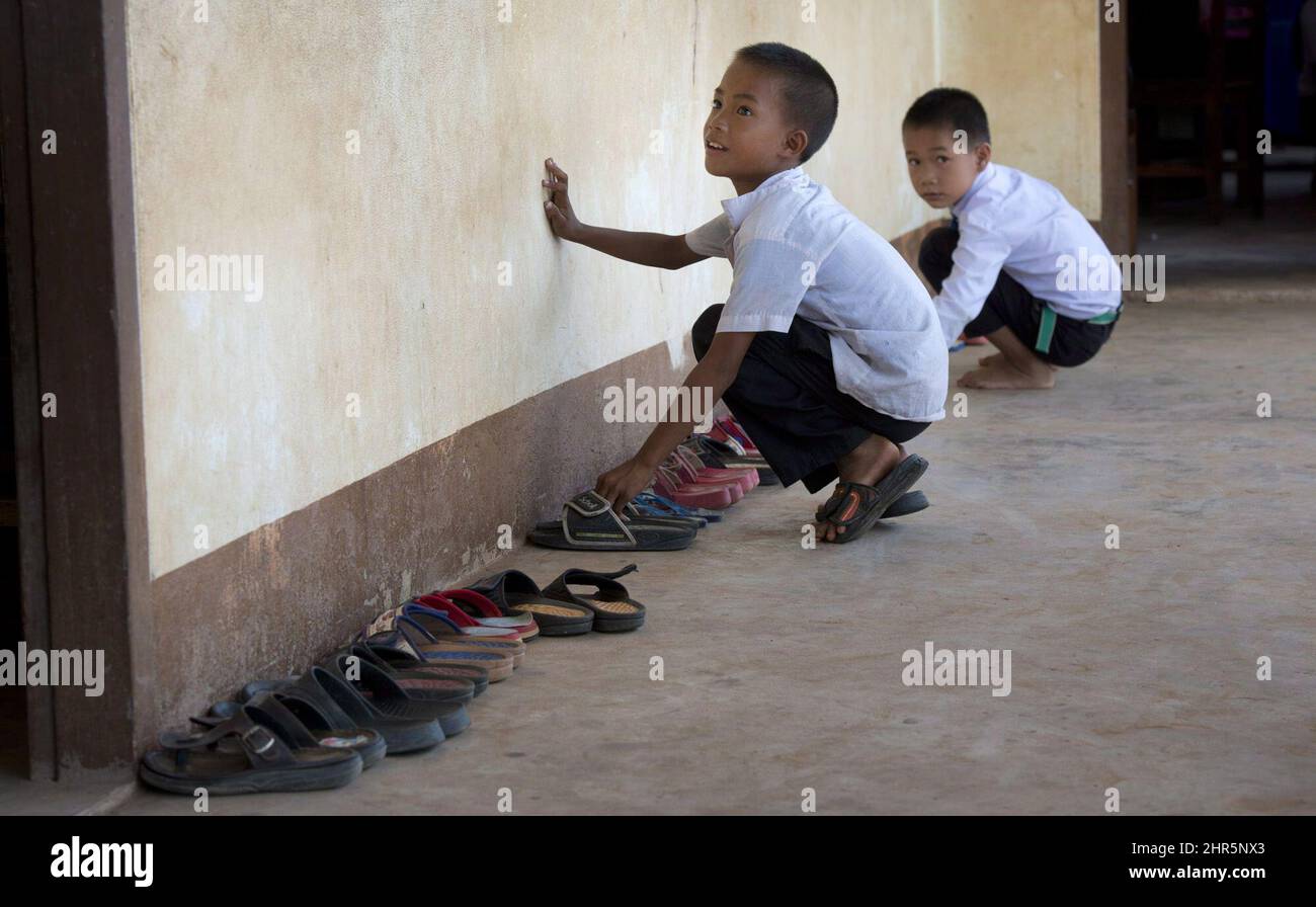 Canada classroom children hi-res stock photography and images - Alamy