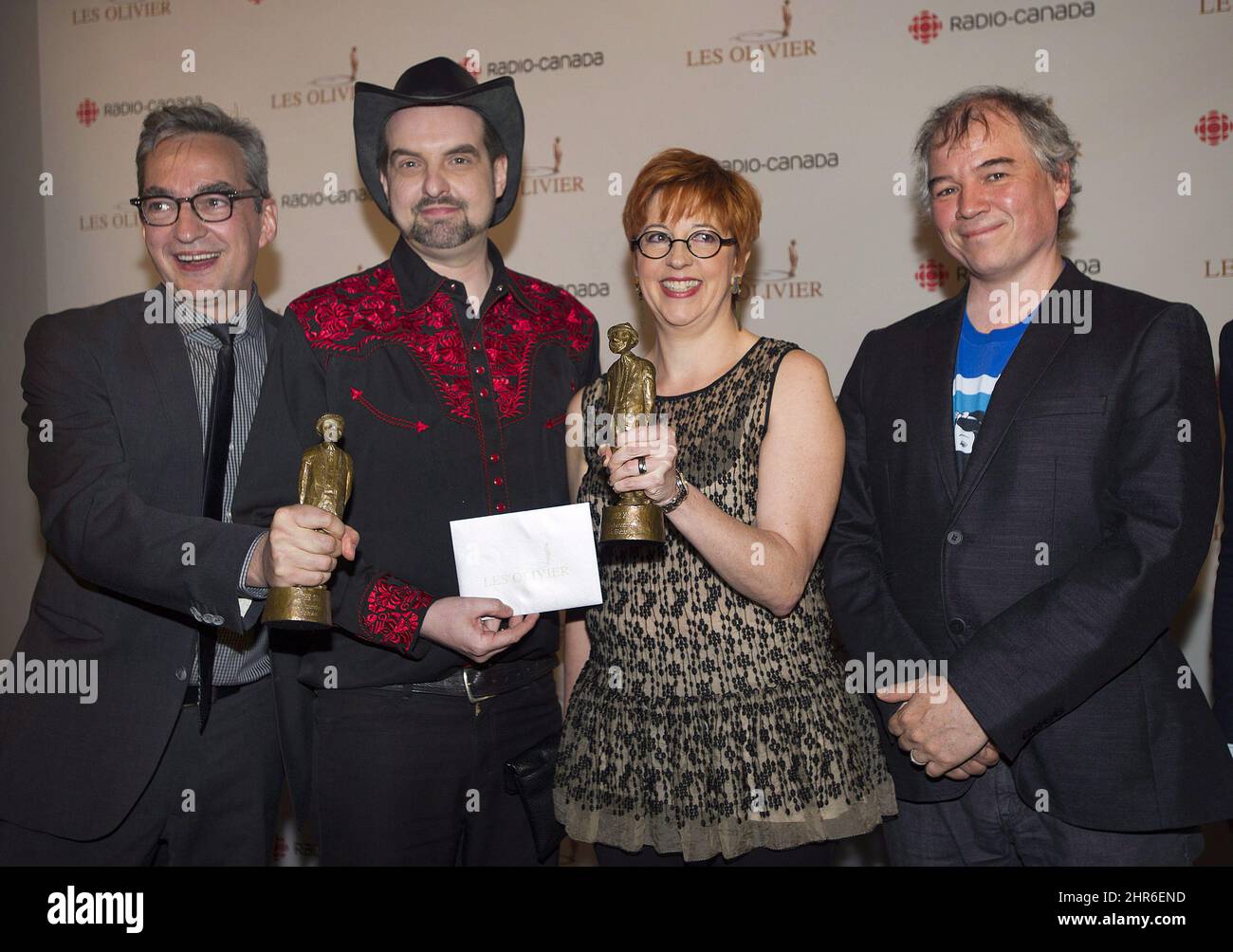 Cast members from "Infoman" hold up their trophy for best television ...