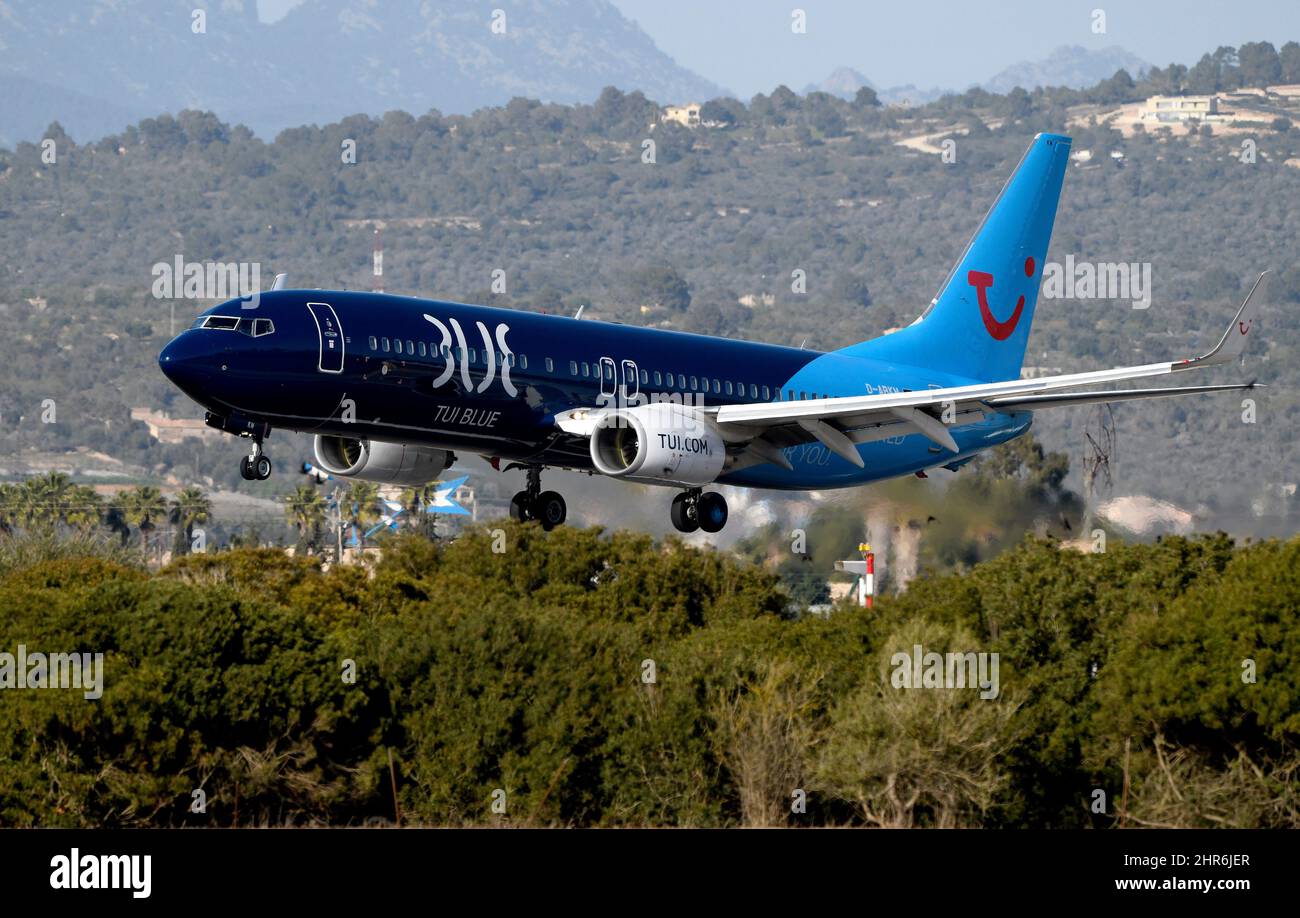 Plane of the company TUI Blue landing at the airport of Palma de ...