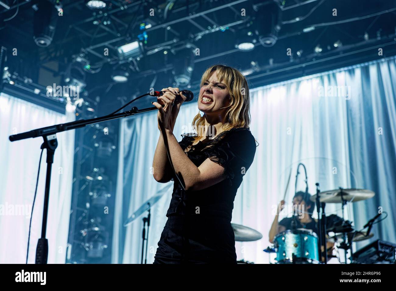 Wolf alice tour 2022 hi-res stock photography and images - Alamy