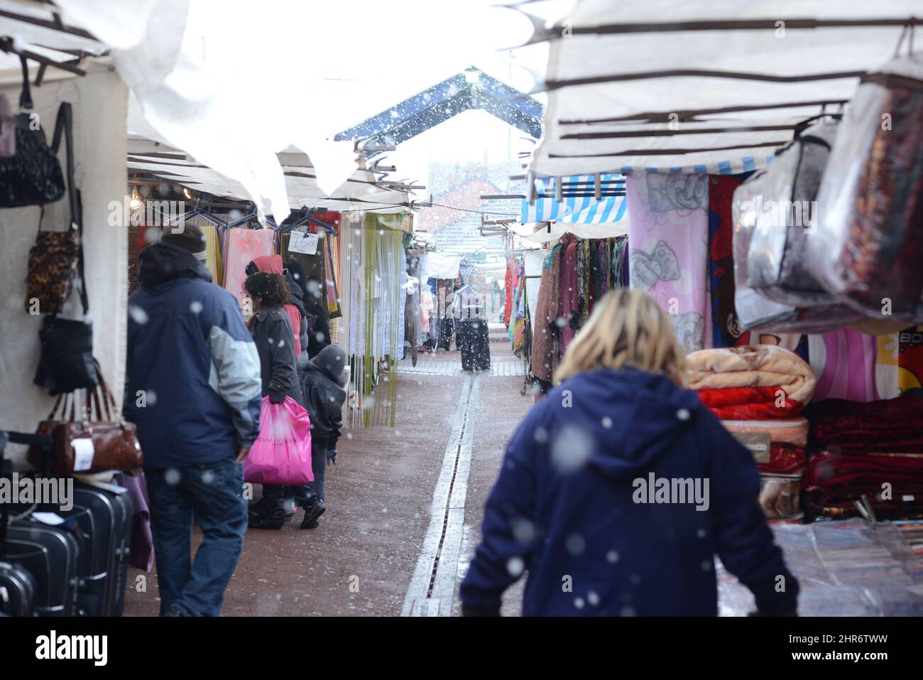 Snow stalls hi-res stock photography and images - Alamy