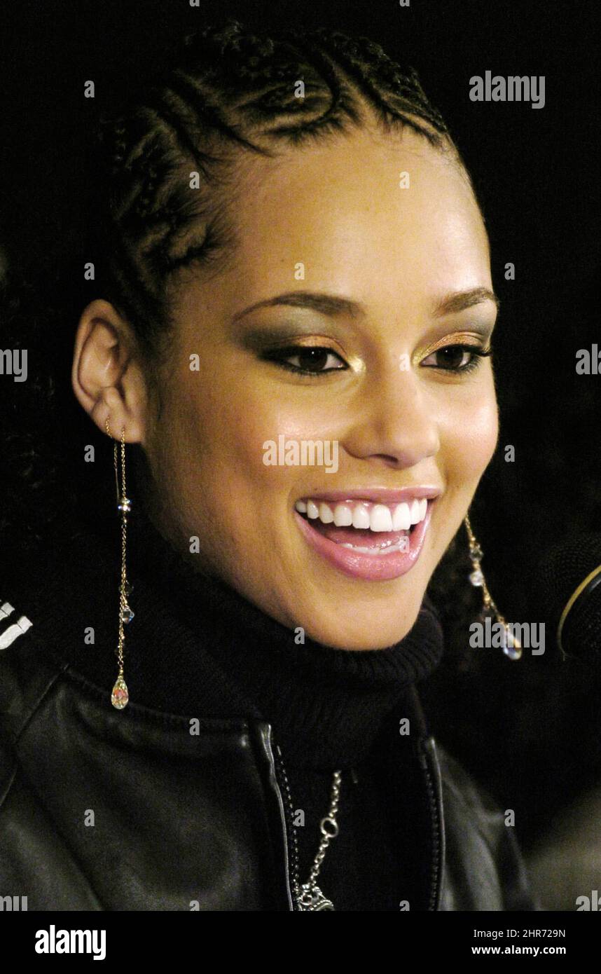 Alicia keys music concert hi-res stock photography and images - Alamy
