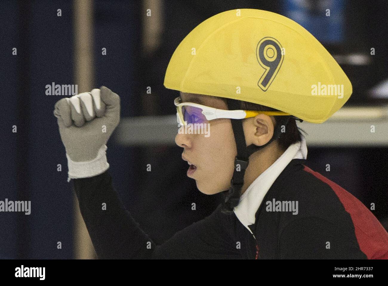 Fan Kexin from China celebrates after winning the women's 500-metre ...