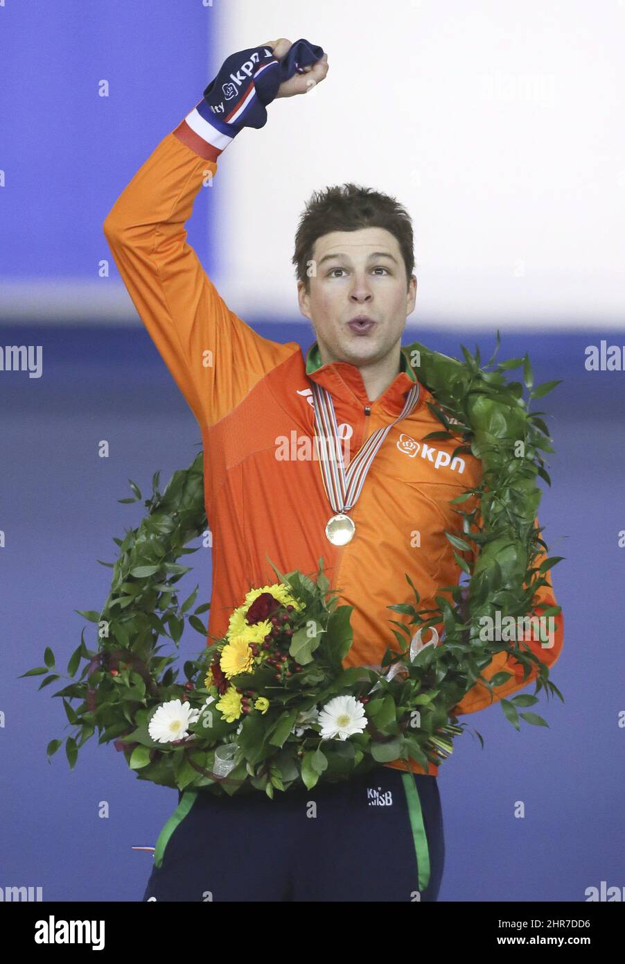 Sven Kramer, of the Netherlands, celebrates after finishing first ...