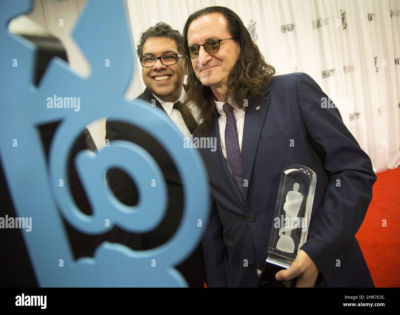 Geddy Lee and Calgary Mayor Naheed Nenshi pose for the Twitter camera ...