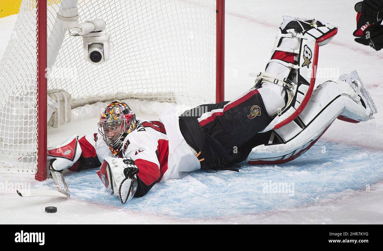 Ottawa Senators goaltender Craig Anderson makes a save against the ...