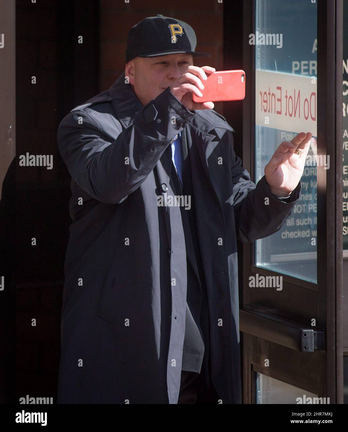 Criminal with ryan reynolds hi-res stock photography and images - Alamy