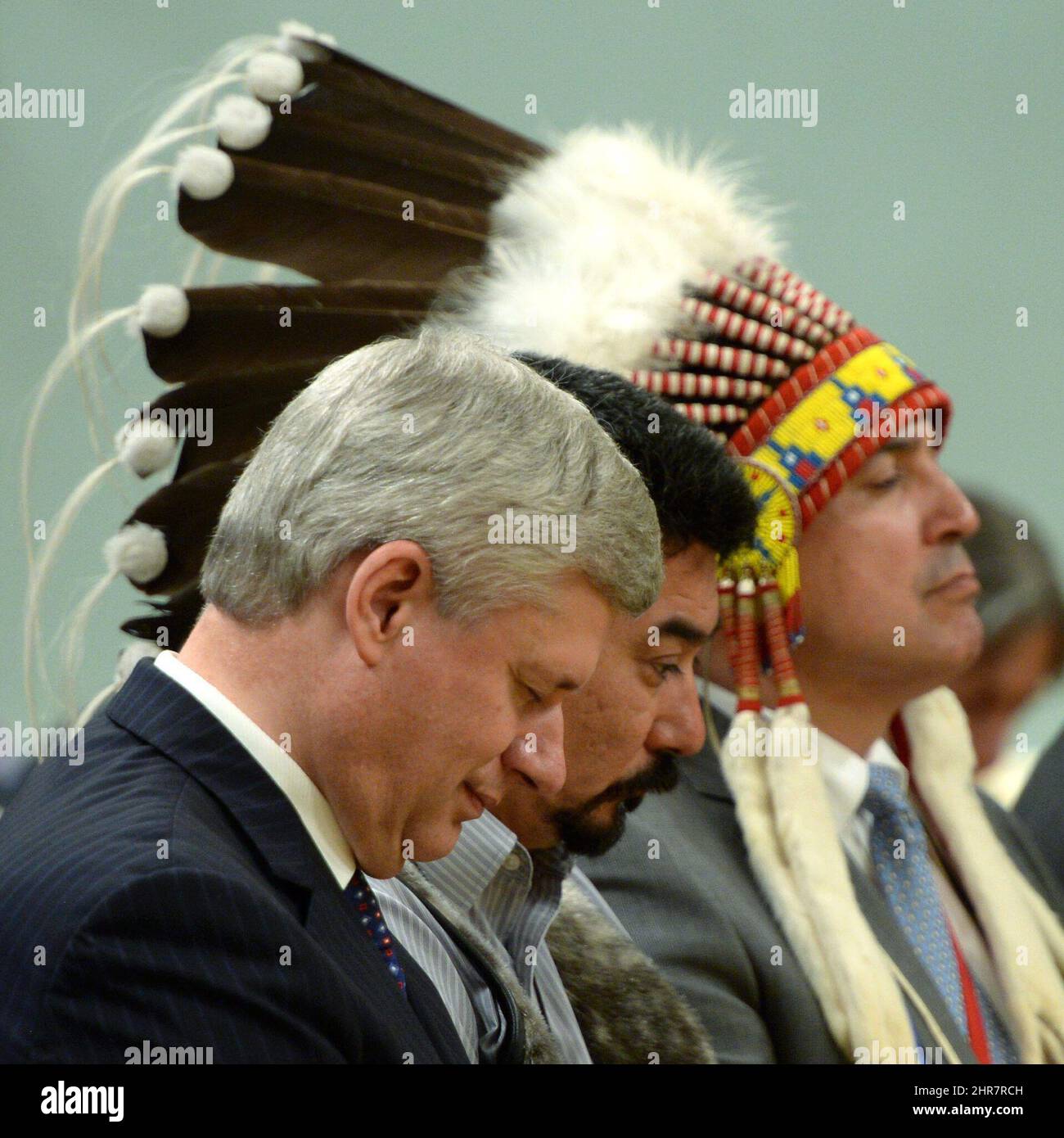 Prime Minister Stephen Harper, left to right, Inuit Leader Terry Audla ...