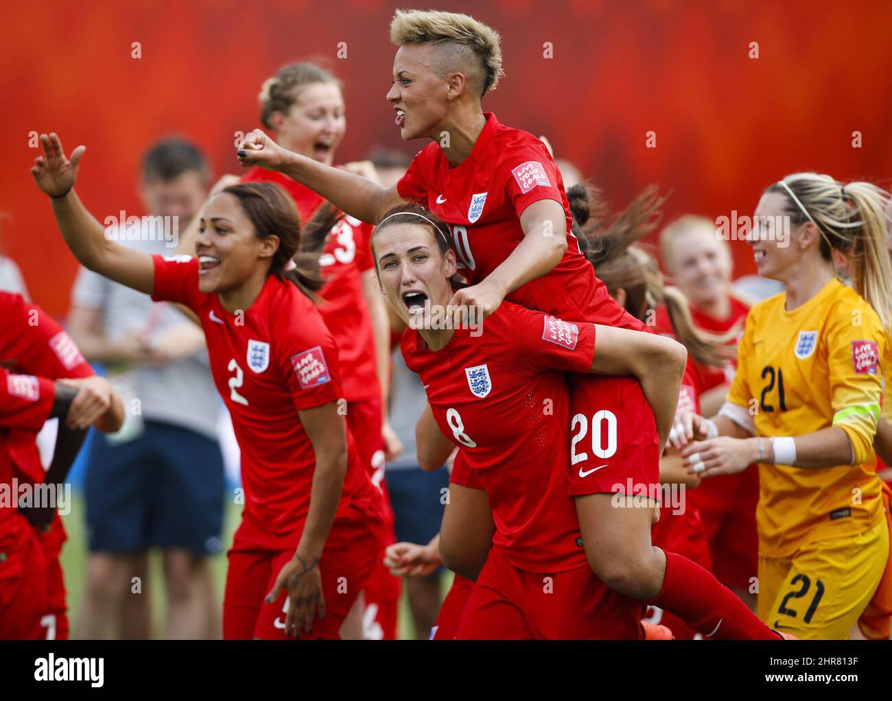 England goalkeeper carly telford hi-res stock photography and images ...