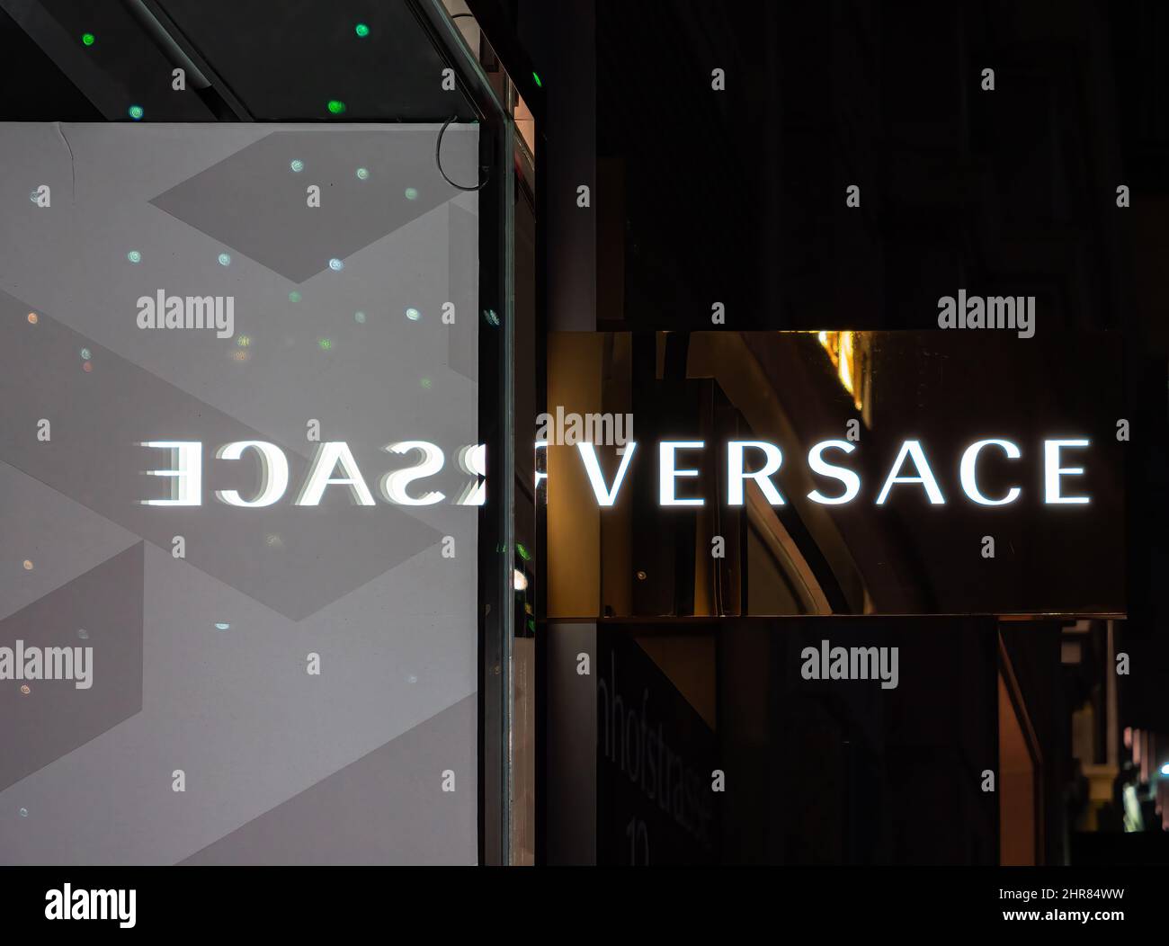 Versace logo hi-res stock photography and images - Alamy