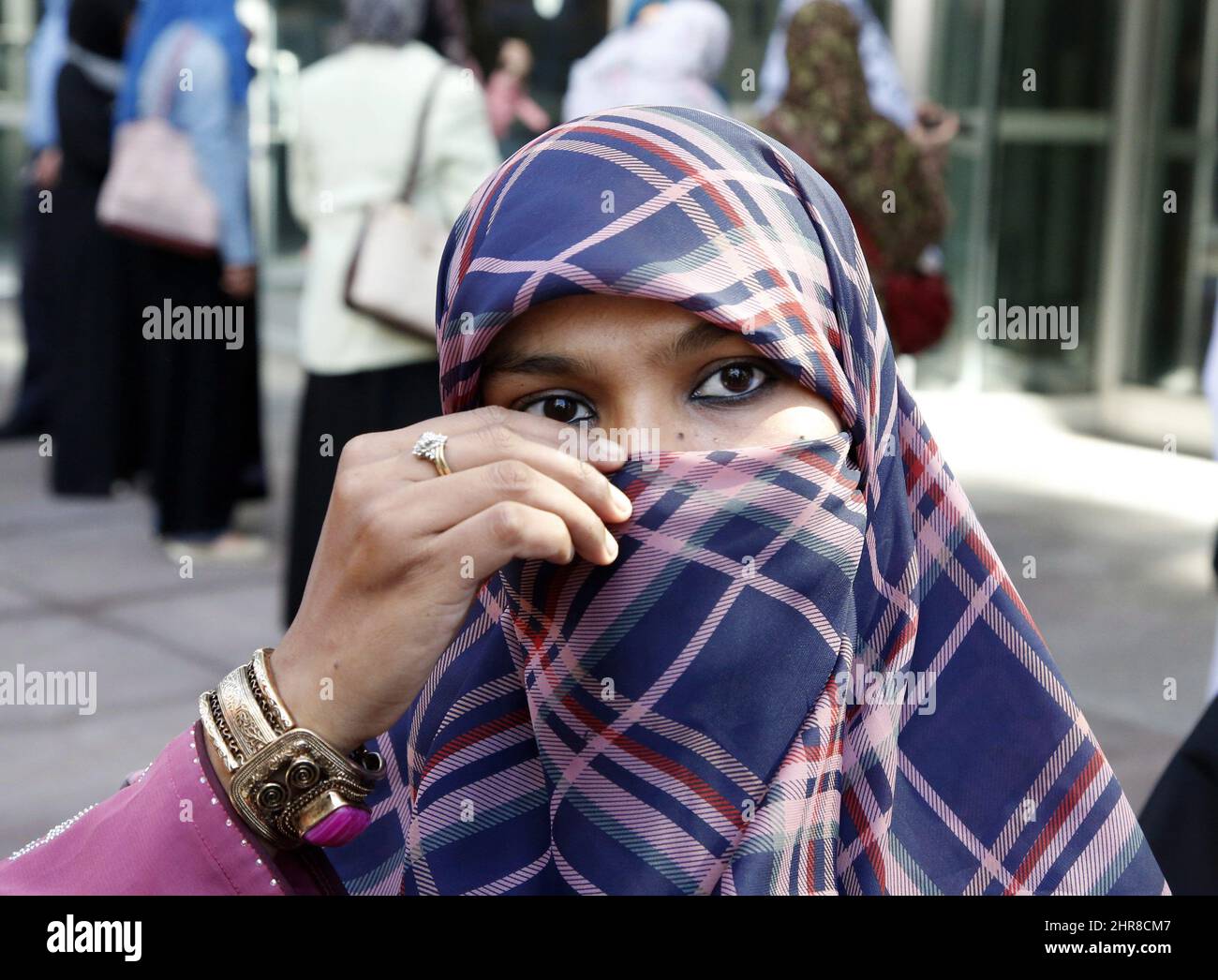 Zunera Ishaq talks to reporters outside the Federal Court of Appeal ...