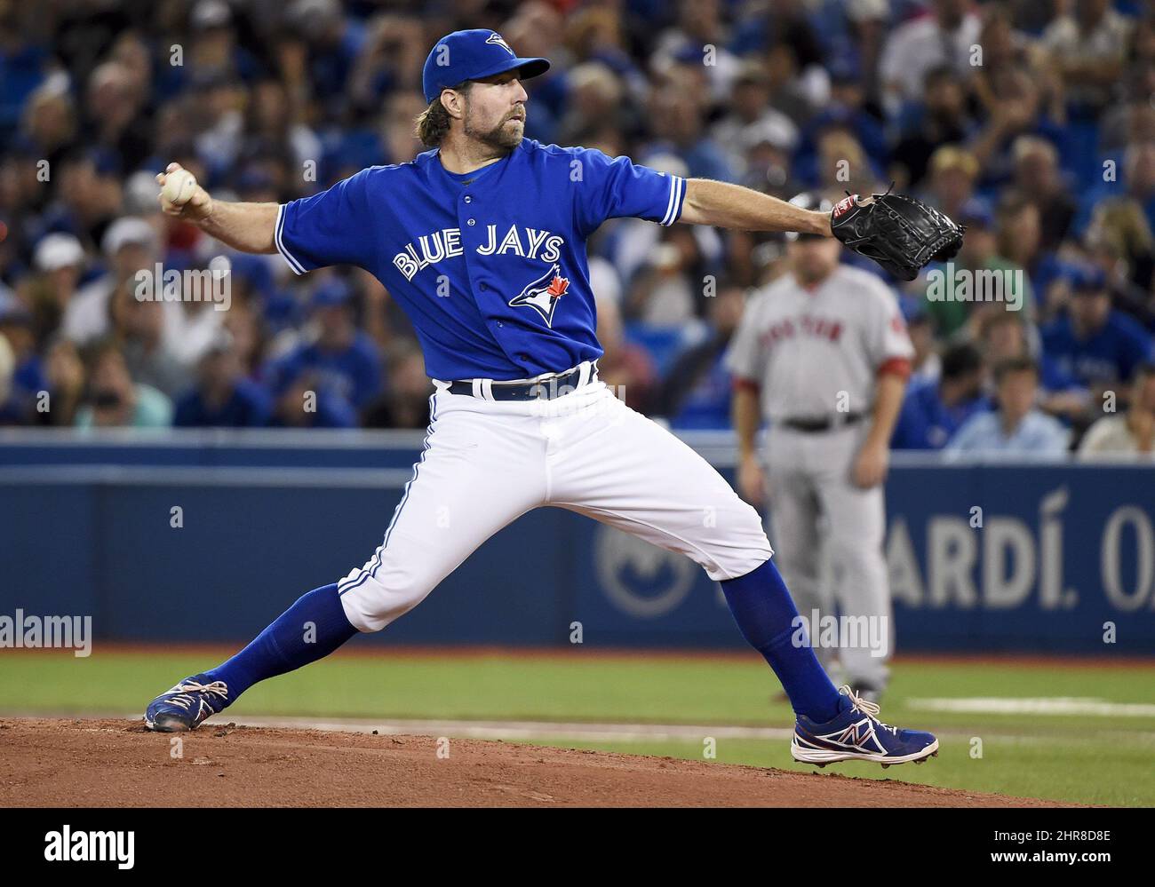 Toronto Blue Jays' starting pitcher R.A. Dickey works against the ...