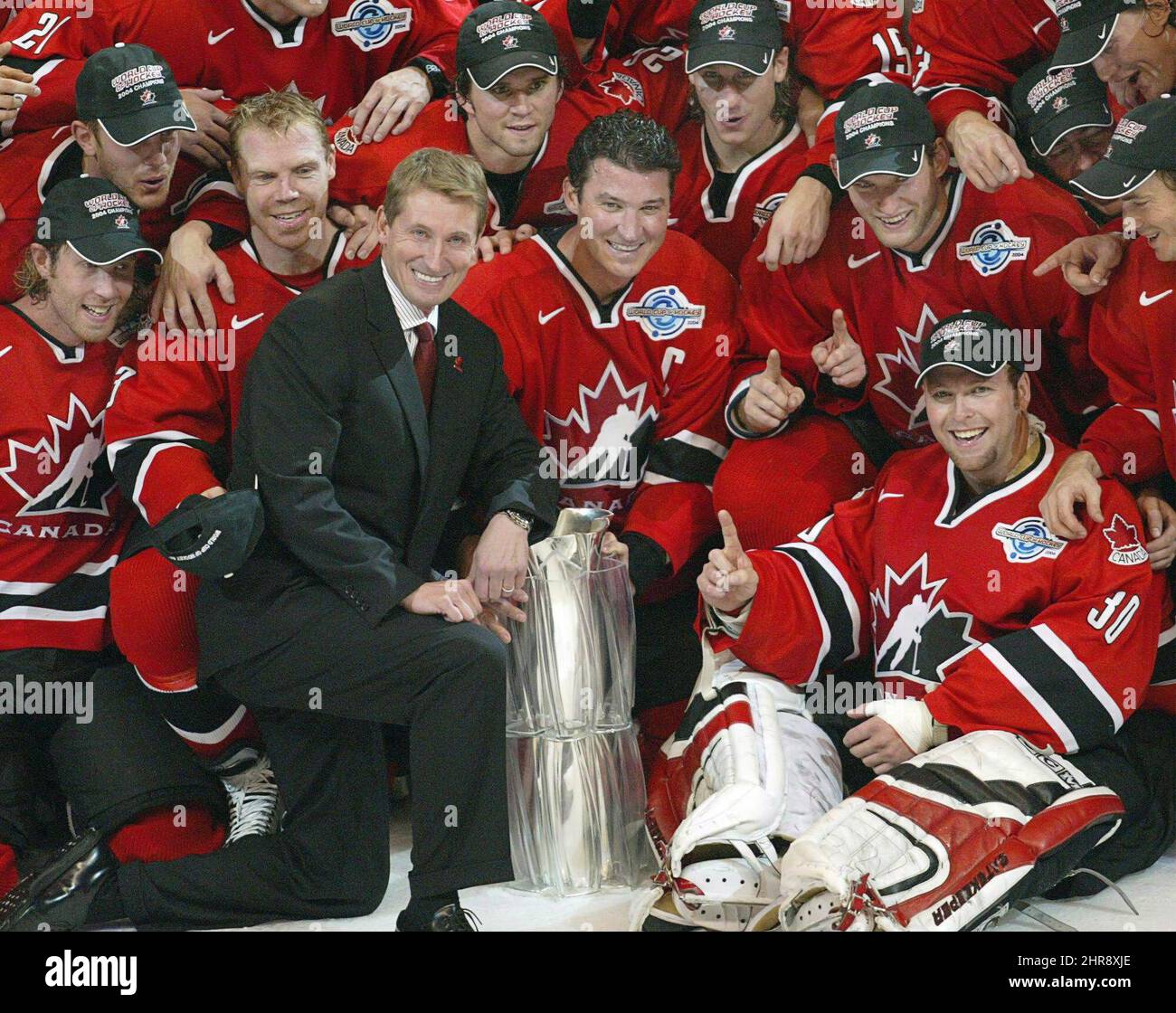 Team Canada's Wayne Gretzky, Mario Lemieux, center, Martin Brodeur ...