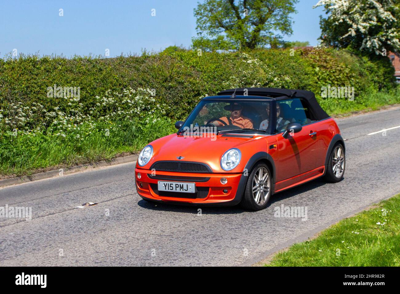 2005 orange Mini One 1598cc 5 speed manual 2dr convertible; en-route to ...