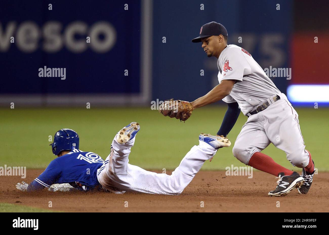 Boston Red Sox' Xander Bogaerts fails to tag Toronto Blue Jays' Darwin ...