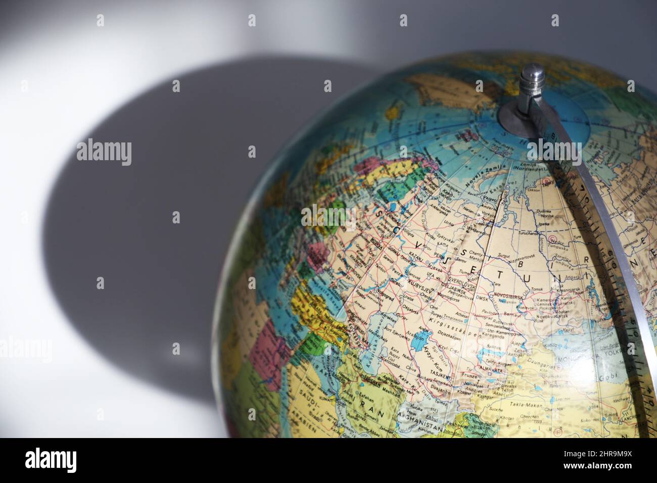 An old globe showing the Soviet Union Stock Photo - Alamy