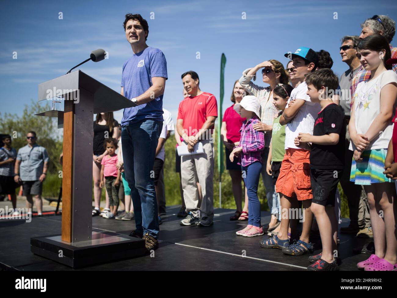 Prime Minister Justin Trudeau speaks in front of his wife, Sophie ...
