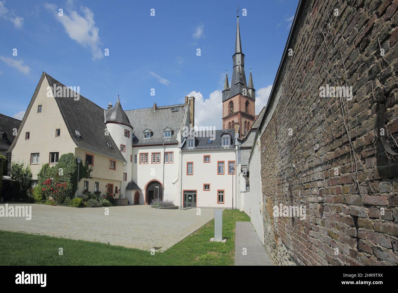 St. Valentinus and Dionysius, historic town hall, Kiedrich im Rheingau ...