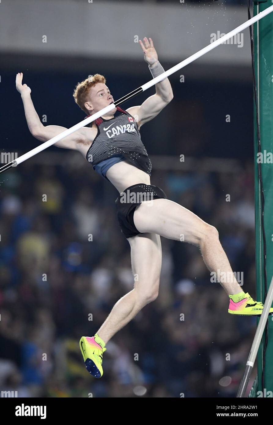 Shawn Barber fails to clear 5.65 metres in the men's pole vault final ...