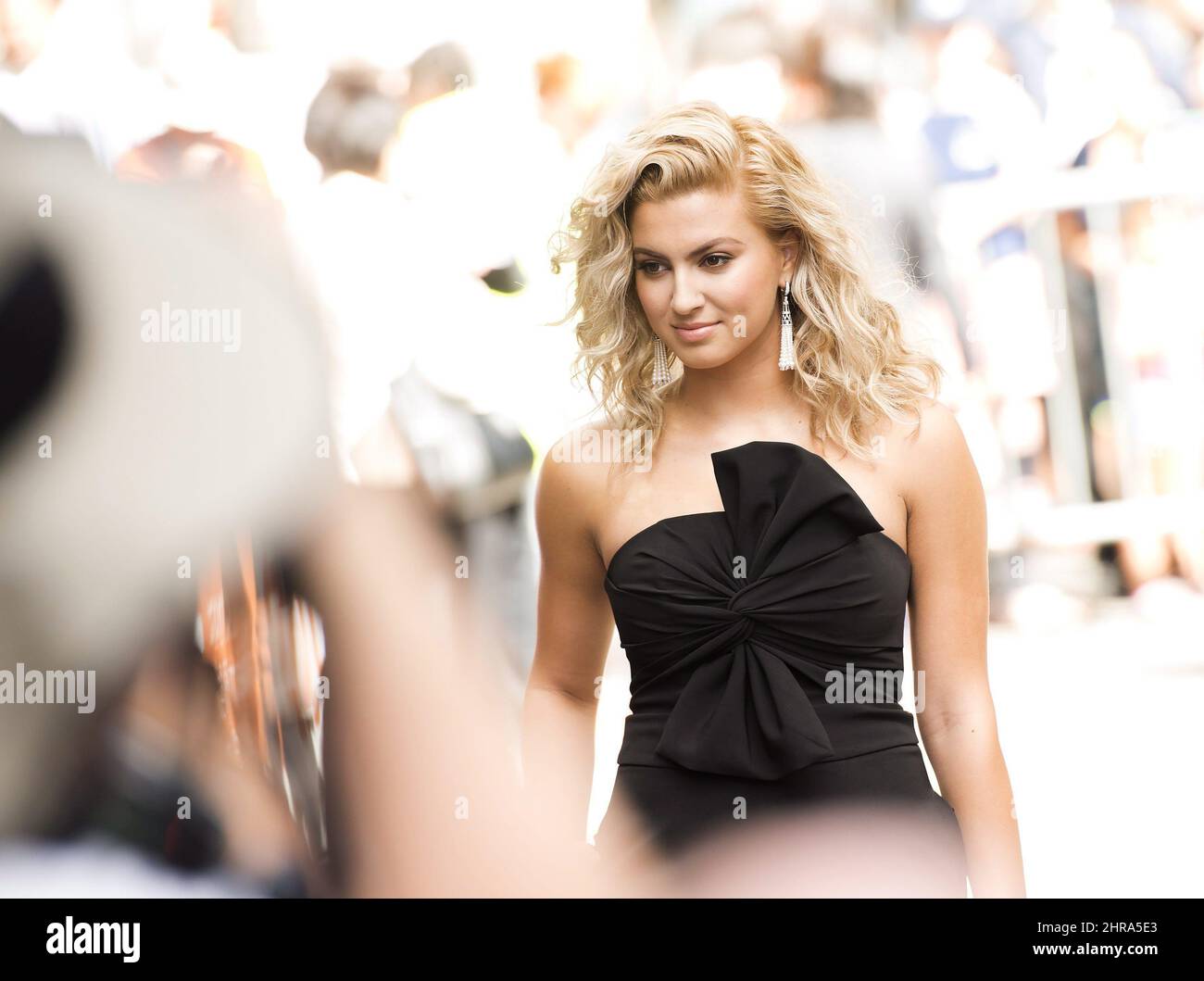 Singer Tori Kelly arrives on the red carpet for the new movie "Sing ...