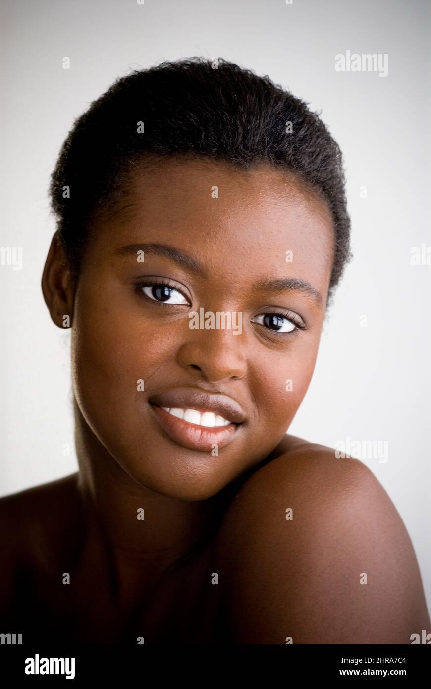 Woman facing forward smile hi-res stock photography and images - Alamy