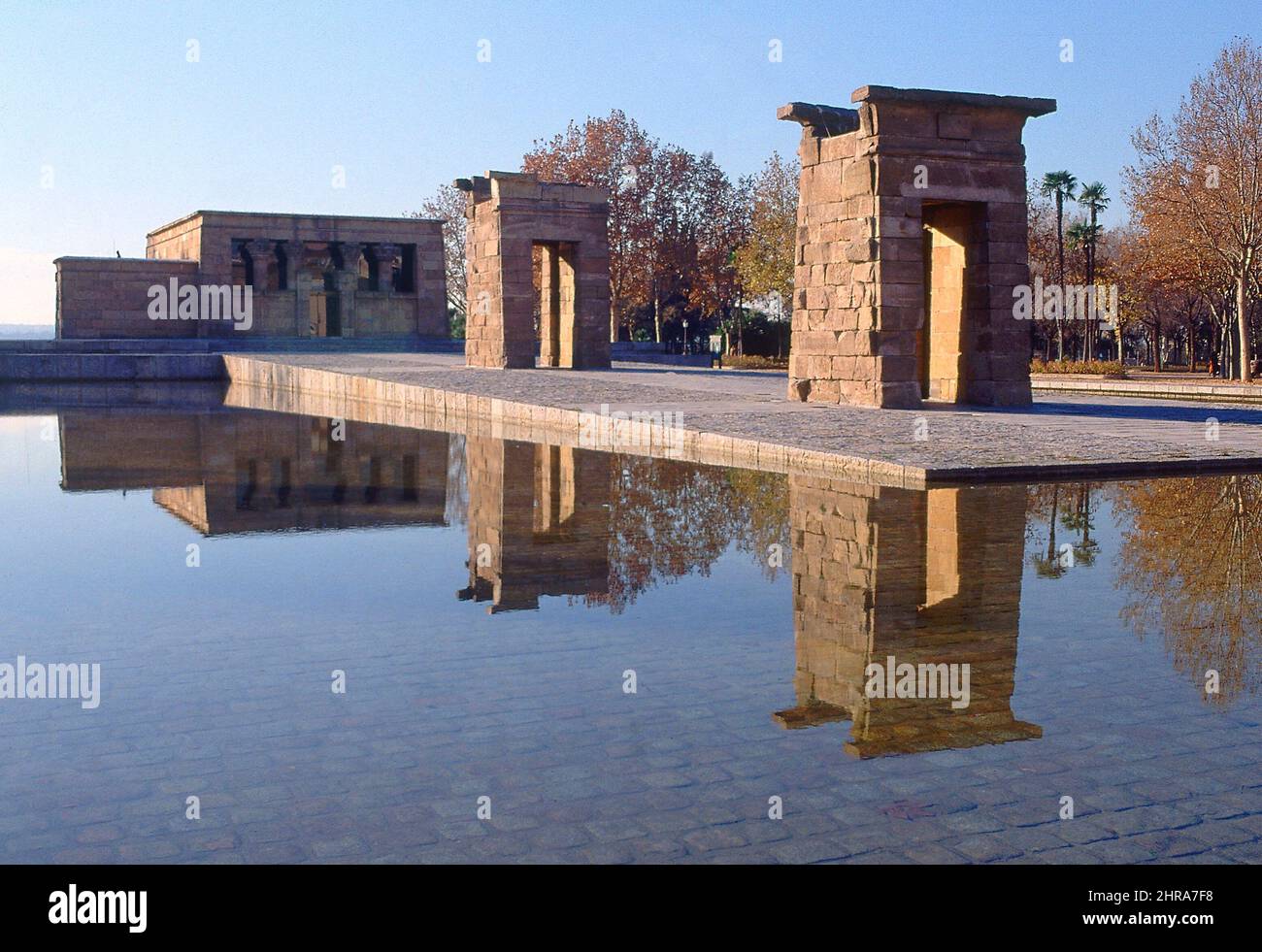 TEMPLO EGIPCIO DEDICADO A AMON E ISIS- S II AC - DONADO EN 1968 POR EL ...