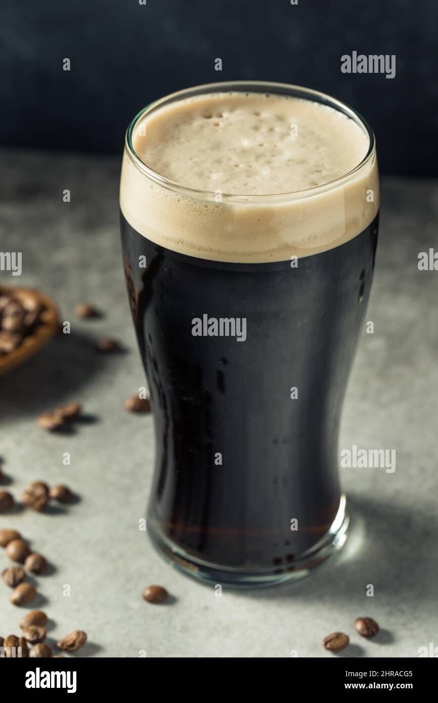 Nitro beer hi-res stock photography and images - Alamy