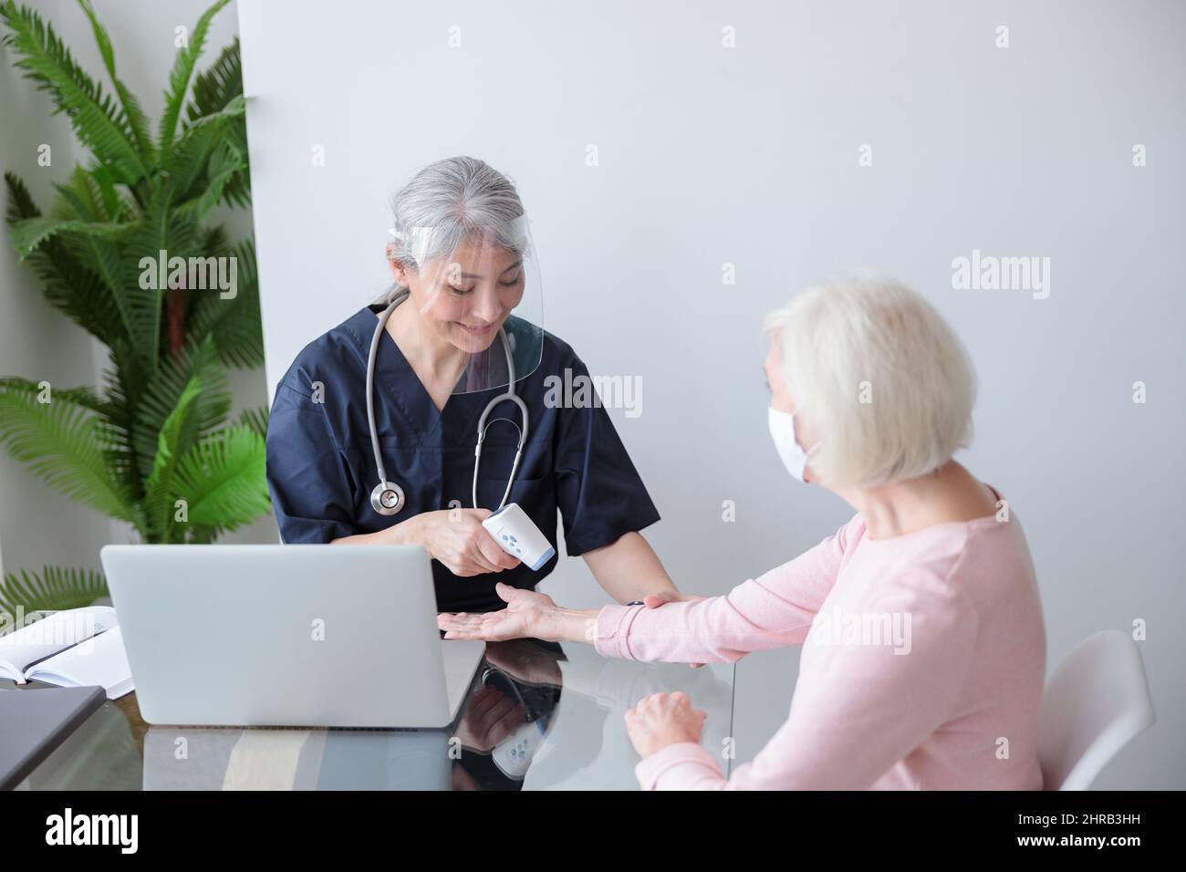 Visor medical hi-res stock photography and images - Alamy