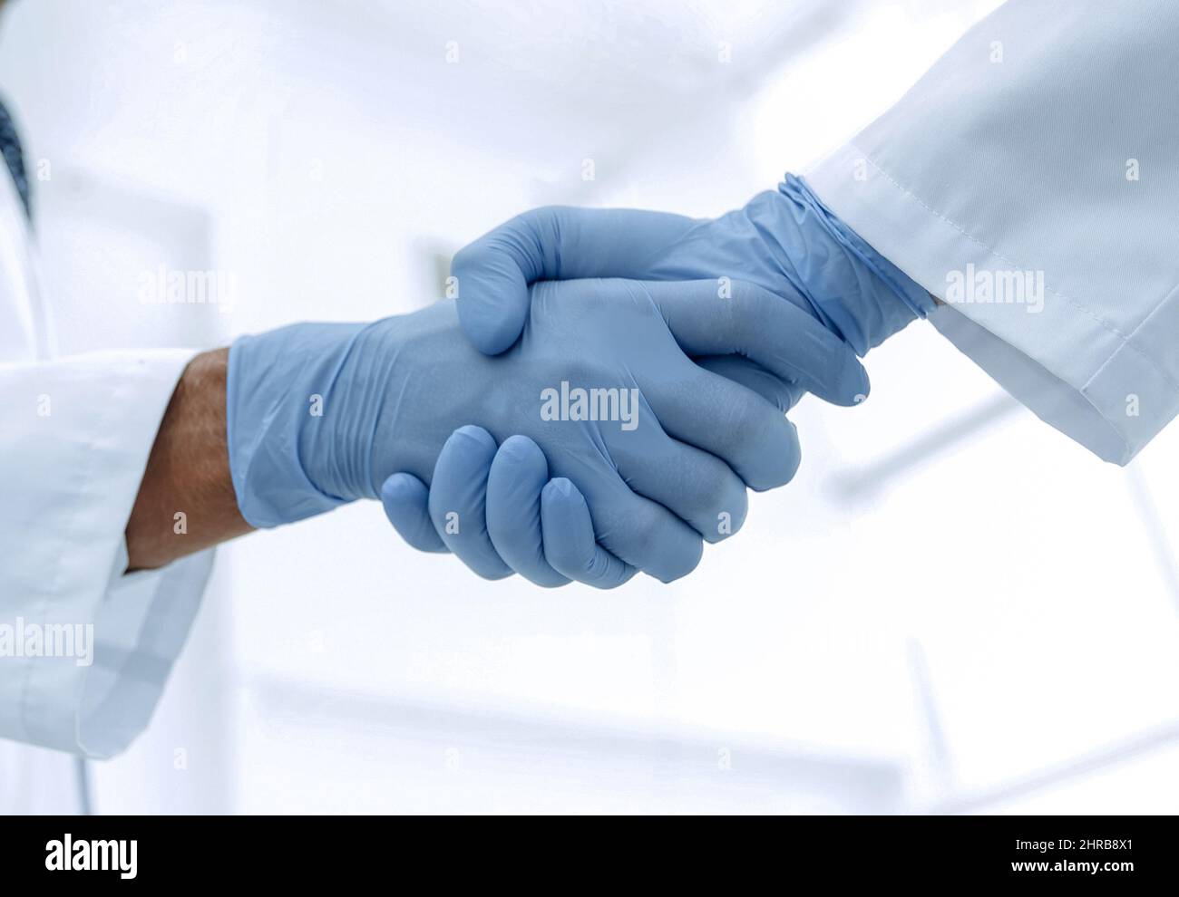 Male hand doctor shakes hi-res stock photography and images - Alamy