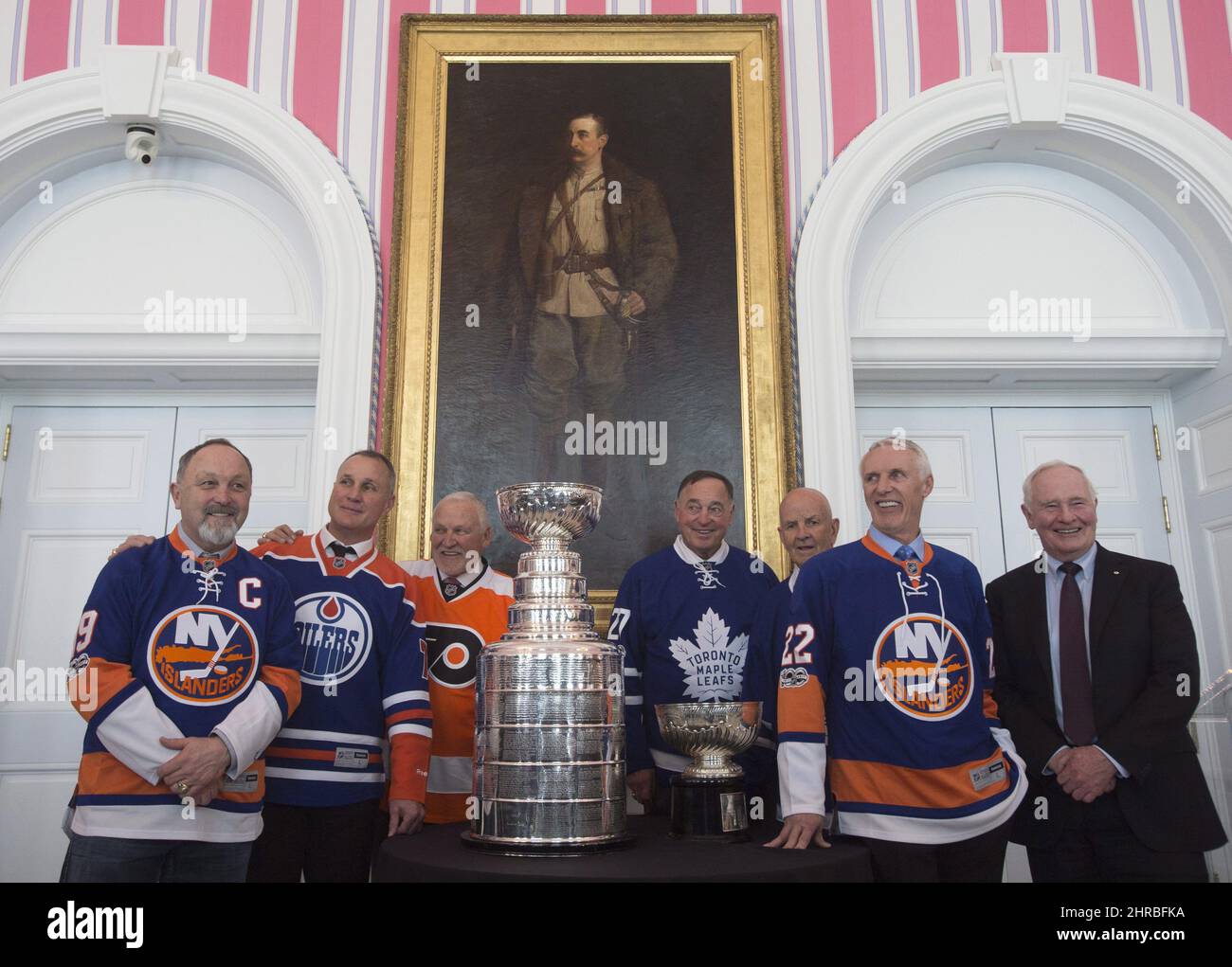 Governor General David Johnston (right) poses with former NHL players ...