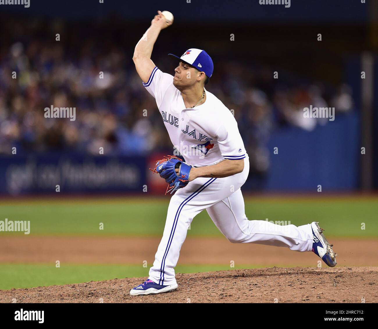 Toronto Blue Jays relief pitcher Roberto Osuna (54) throws against the ...