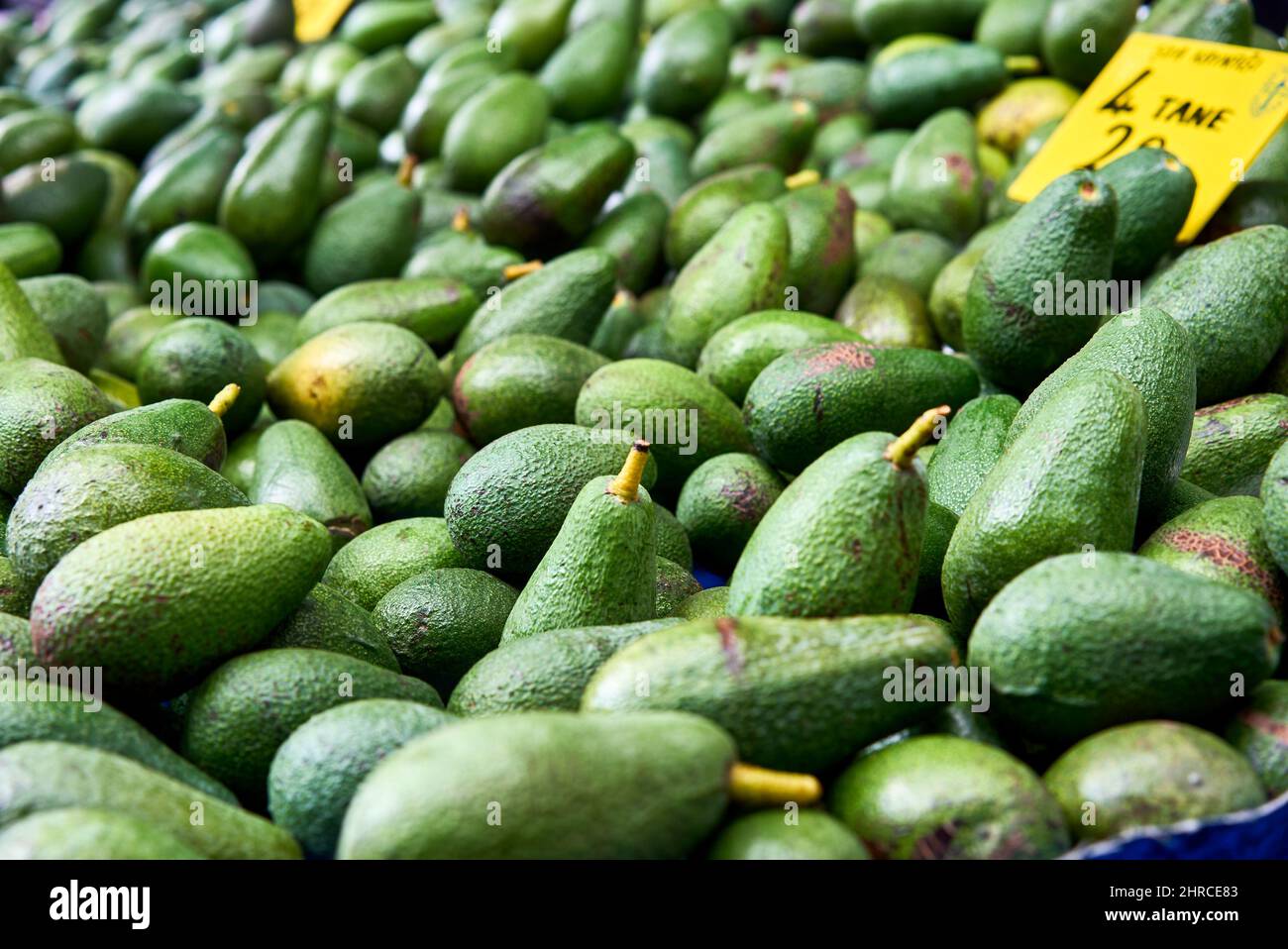 Supermarket avocados hi-res stock photography and images - Alamy