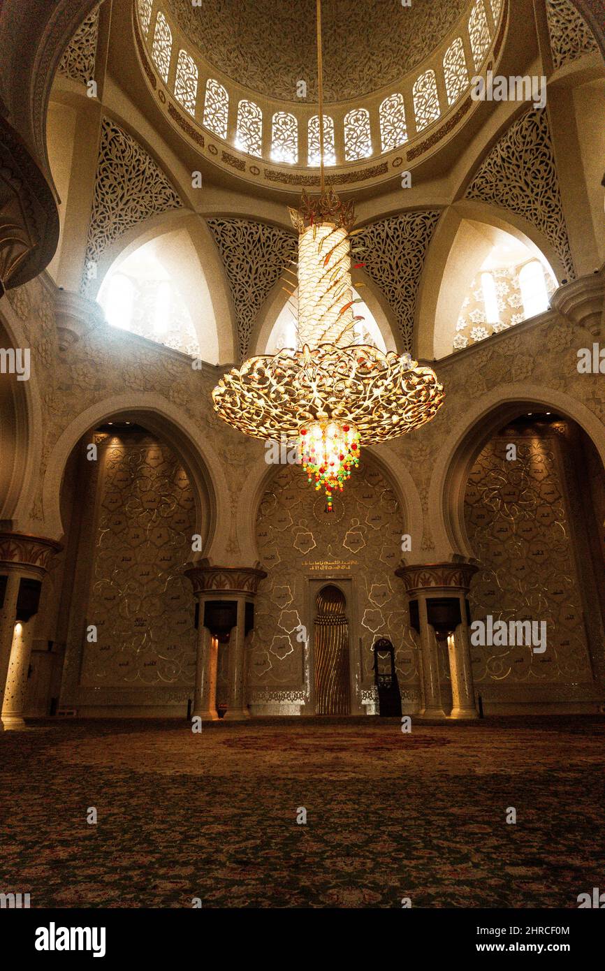 Interior of Sheikh Zayed Grand Mosque in Abu Dhabi, UAE Stock Photo - Alamy