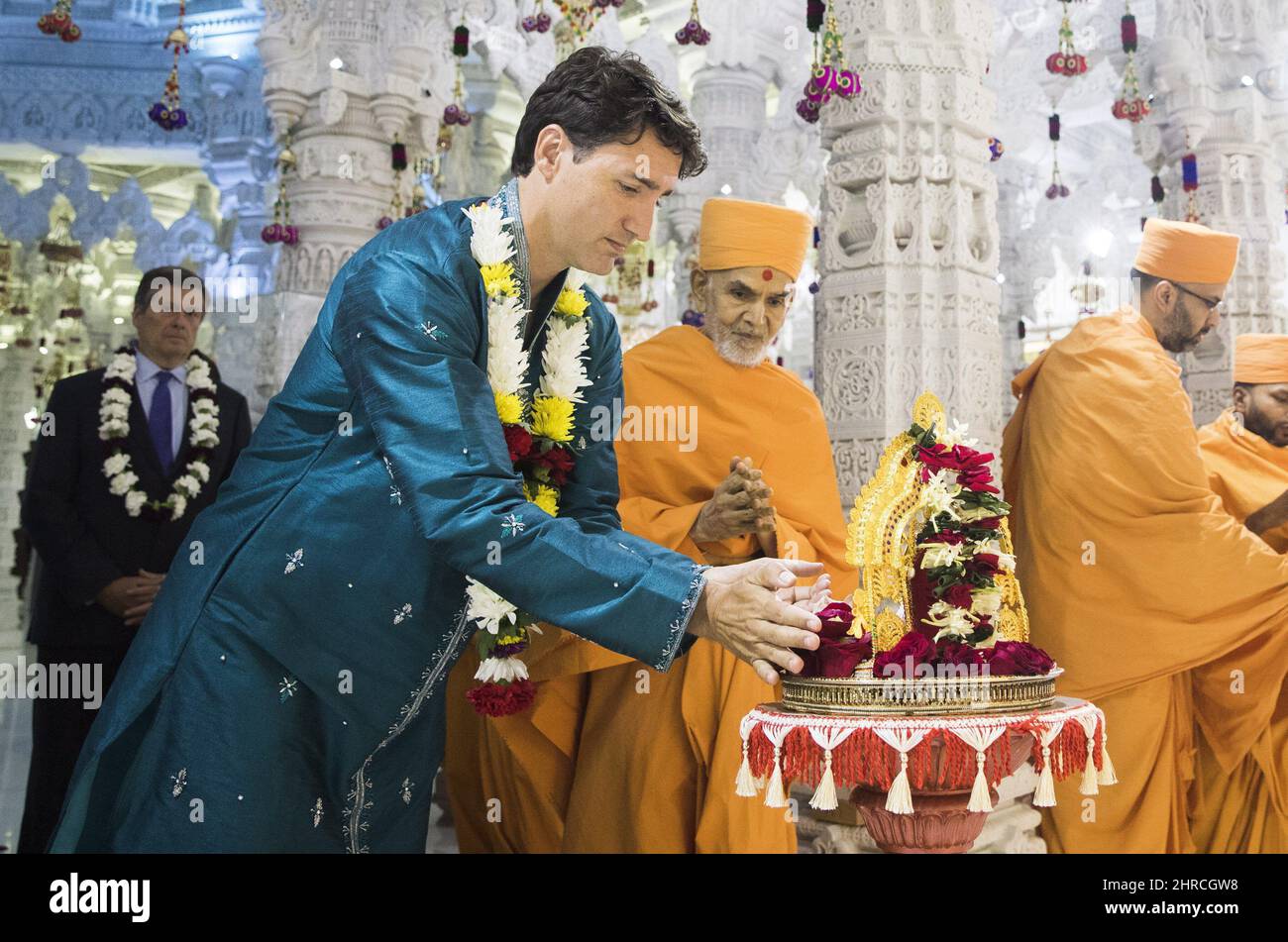 Prime Minister Justin Trudeau and Toronto Mayor John Tory, left, visit ...