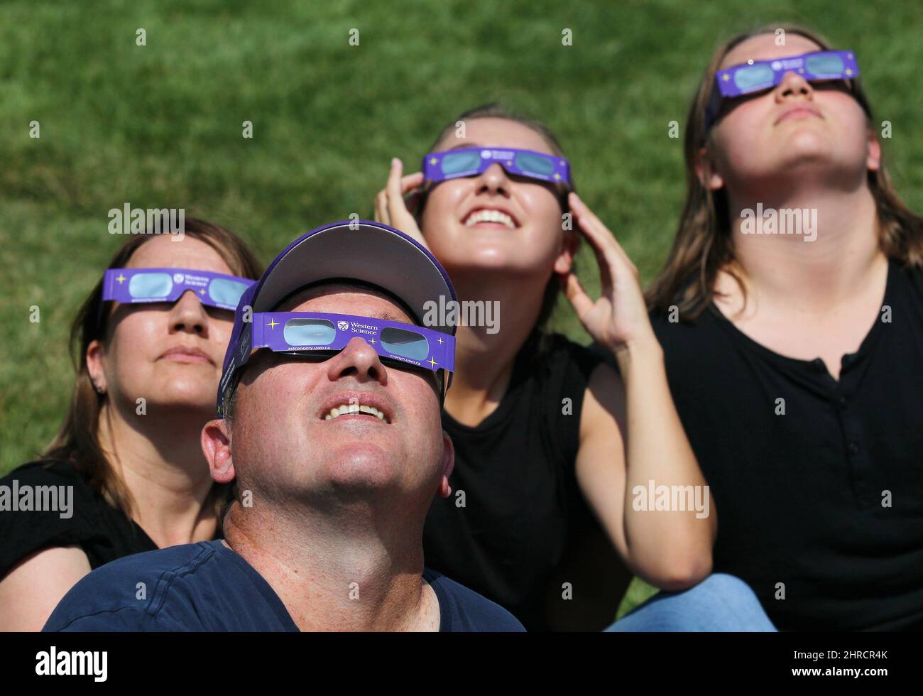 Pat, left to right, Tim, Madison and Jackson Churchill join hundreds of ...