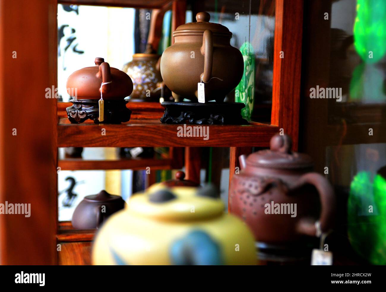 Chinese teapots hi-res stock photography and images - Alamy