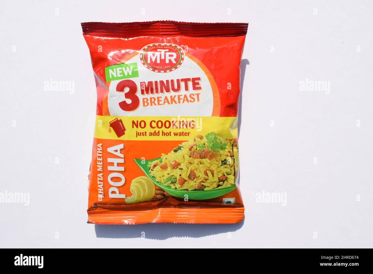 MTR branded Instant Khatta meetha Poha breakfast item. Mtr Poha packet ...