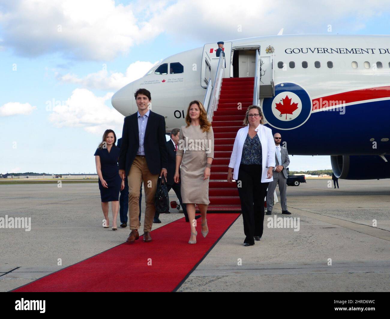 Prime Minister Justin Trudeau and Sophie Gregoire Trudeau depart the ...